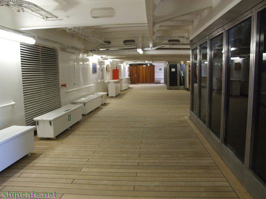 Lower Promenade Deck - Maasdam Photologue - Steve J. Garrod