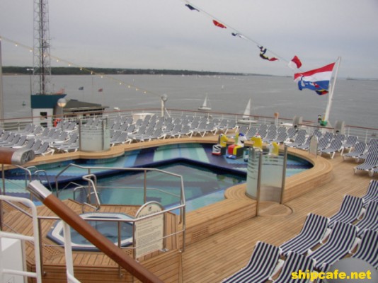 Oosterdam Pools: Ladders or Stairs?? - Holland America Line - Cruise ...