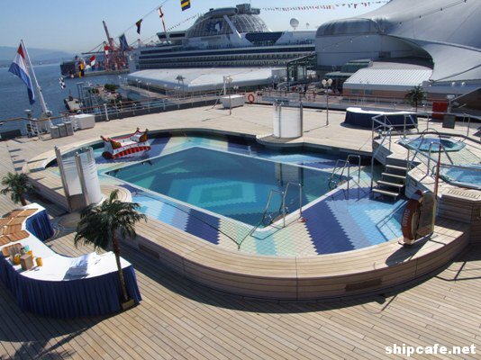 Zuiderdam Photologue - Lido Deck - Steve J. Garrod